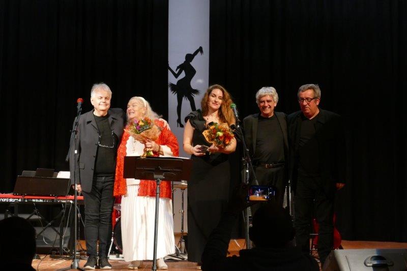 ELDA VILER & ANA DEŽMAN - mojekarte.si